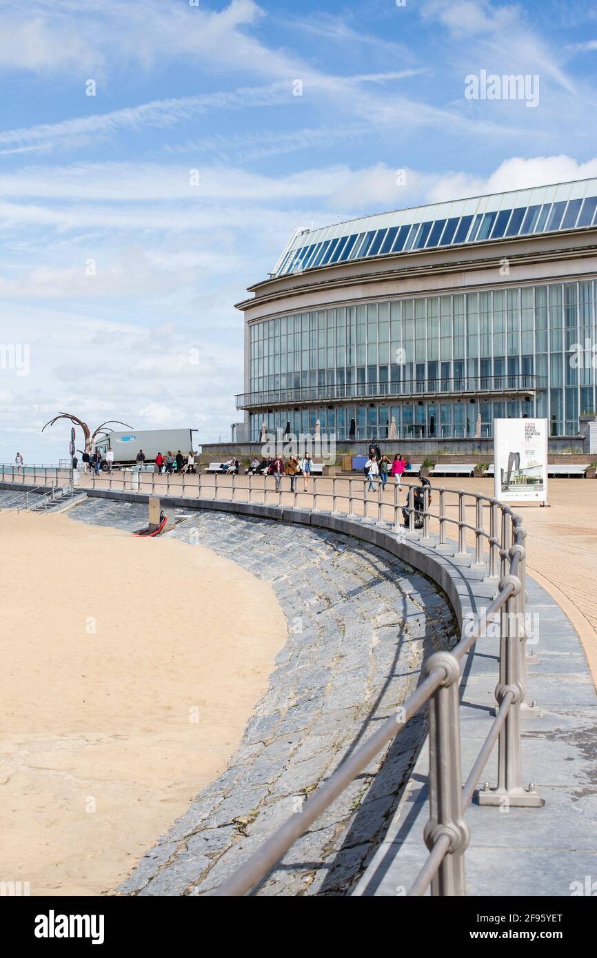 Belgian coastal tram hi-res stock photography and images - Alamy