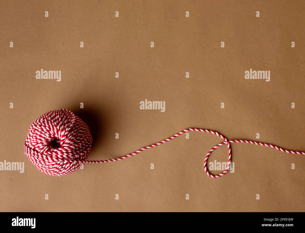 Loop of twine hi-res stock photography and images - Alamy