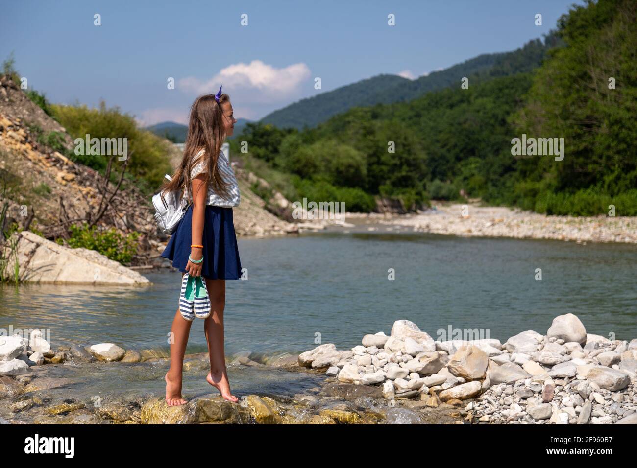 Barefoot tween girl hi-res stock photography and images - Alamy
