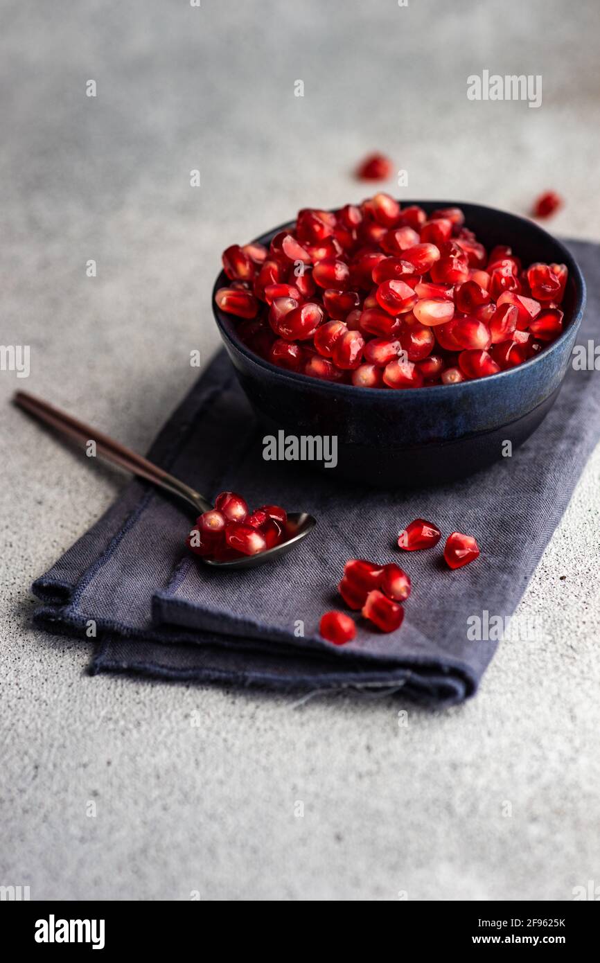 Seedless pomegranate hi-res stock photography and images - Alamy