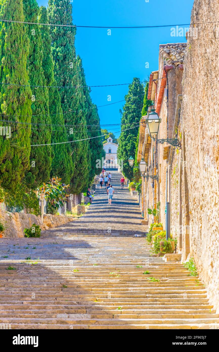 Street leading to spanish steps hi-res stock photography and images - Alamy