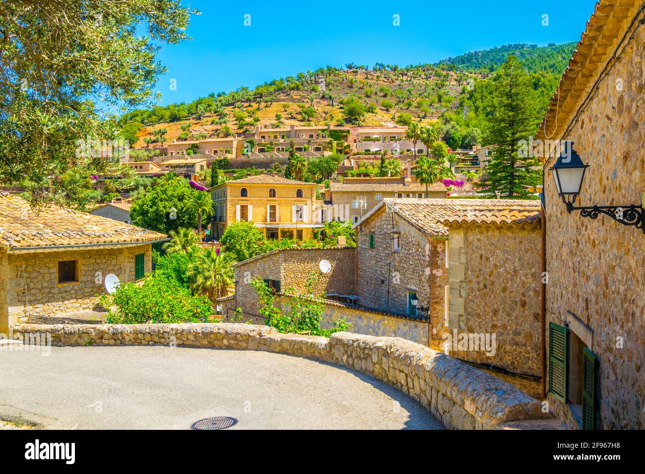 Deia mallorca street hi-res stock photography and images - Alamy