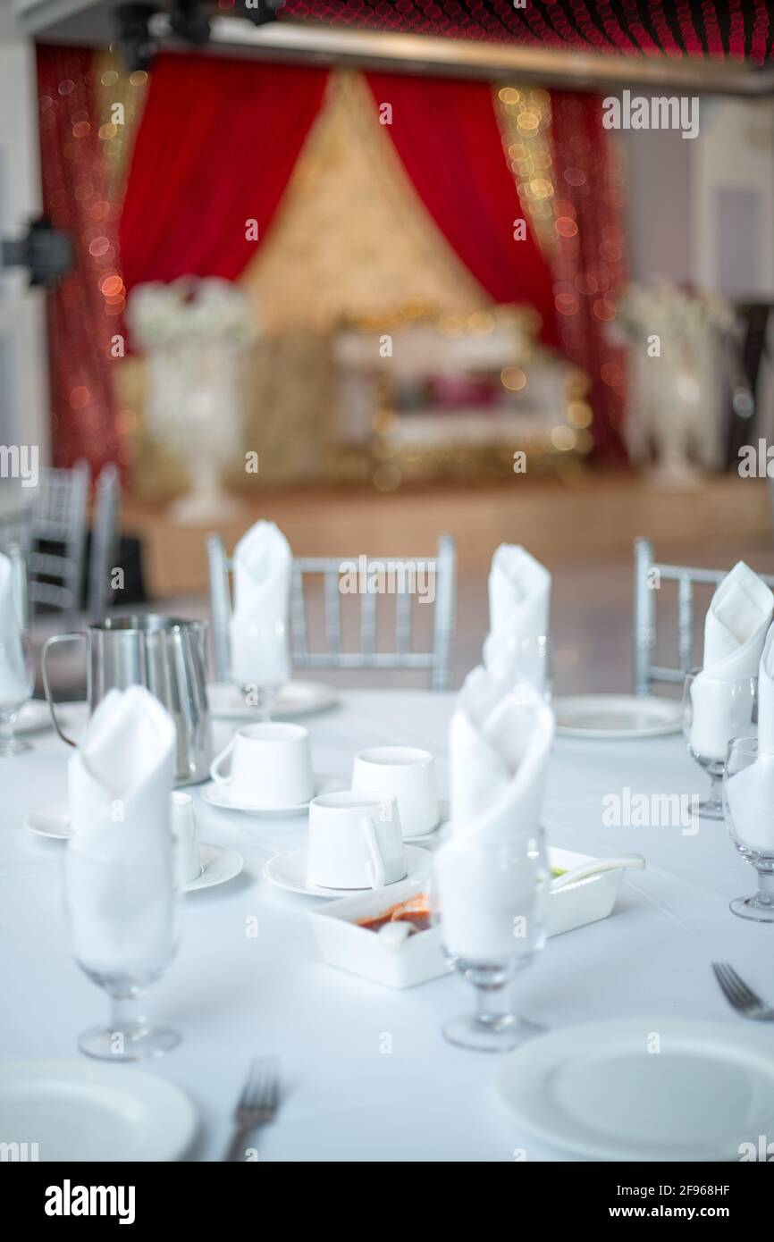 Elegant wedding table ready for guests Stock Photo - Alamy
