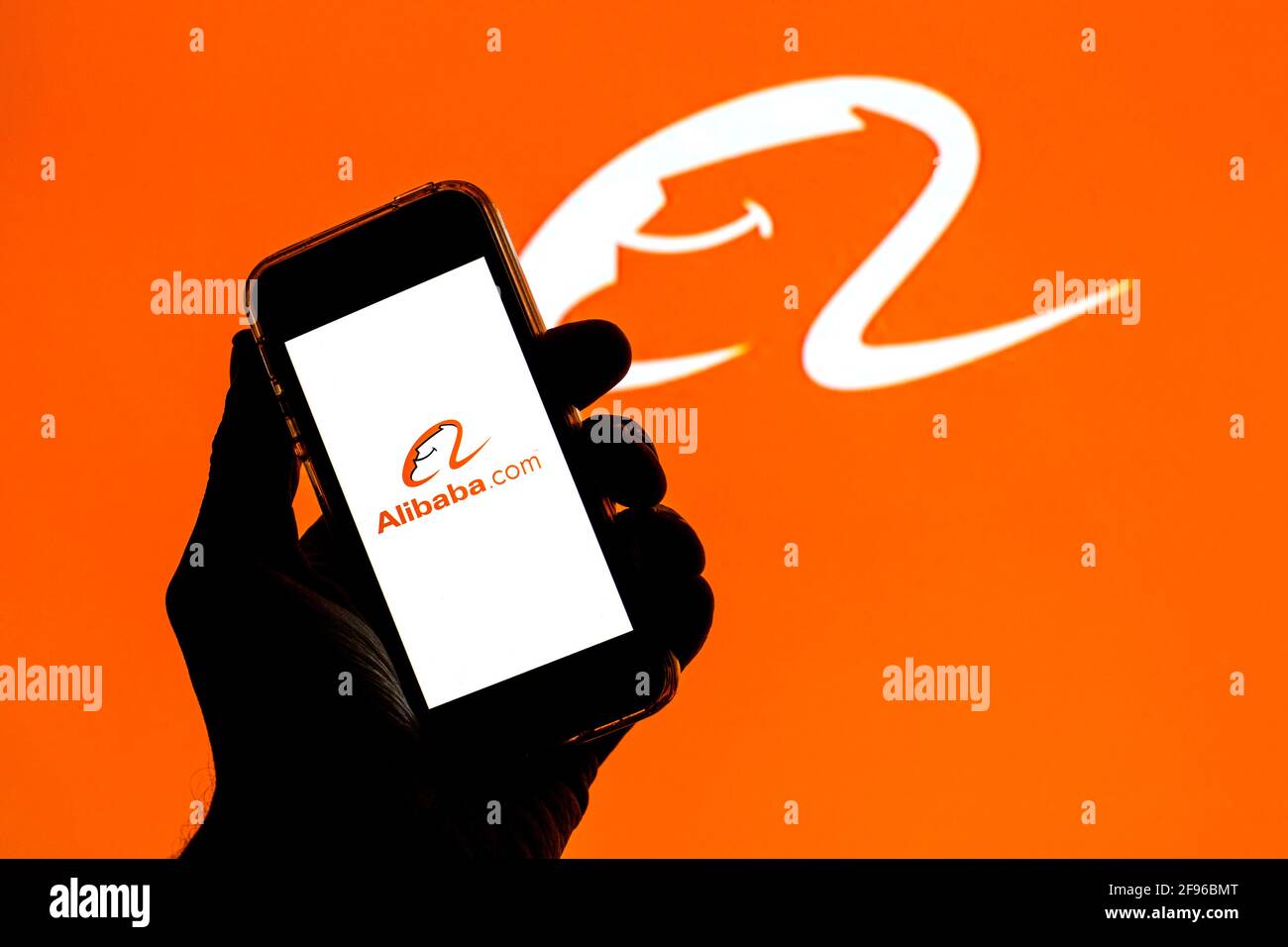 Alibaba apps hi-res stock photography and images - Alamy