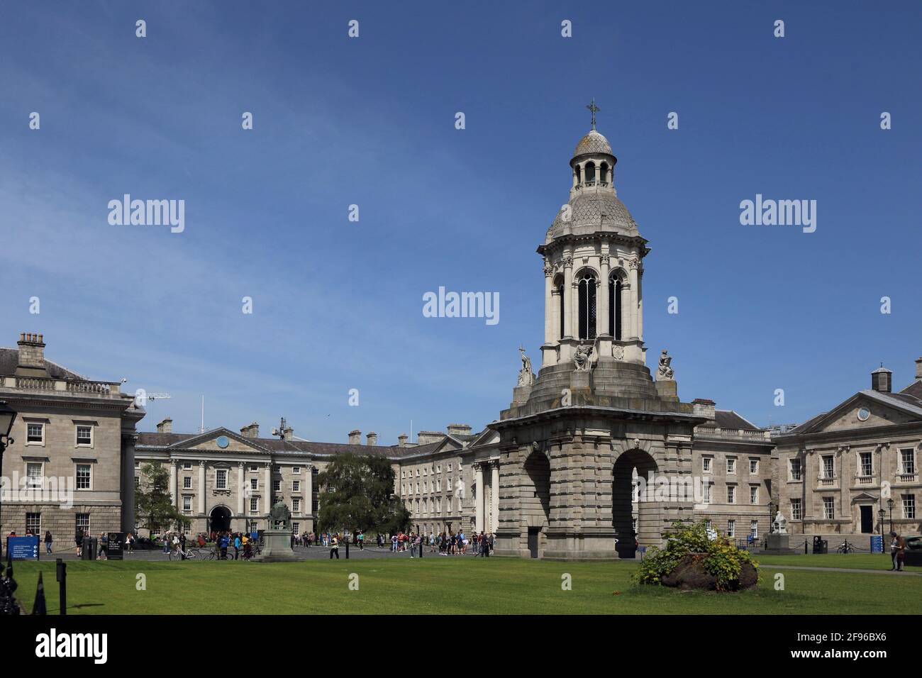 Dublin trinity college library hi-res stock photography and images - Alamy
