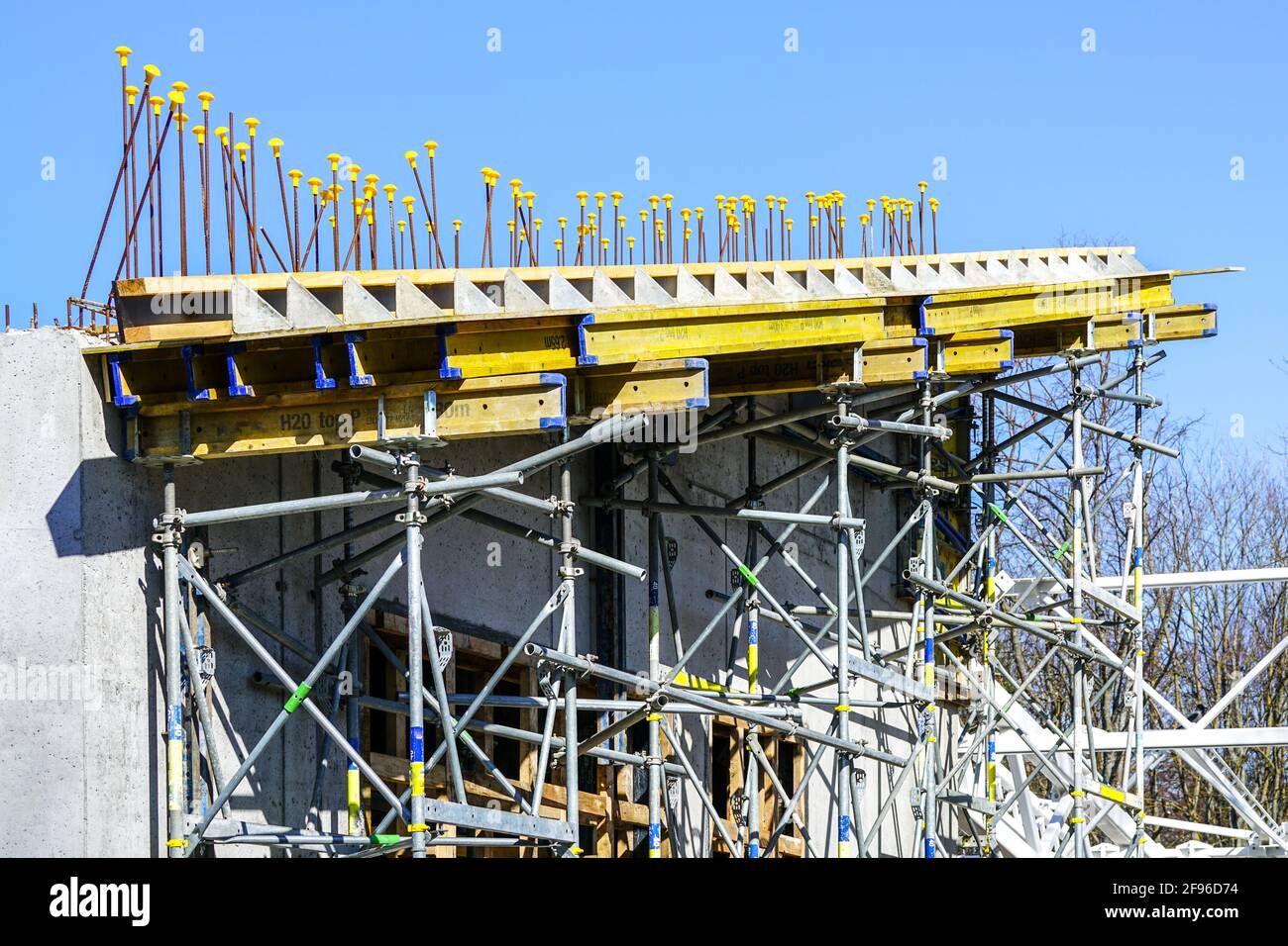 a wall of a new modern house built using concrete formwork Stock Photo ...