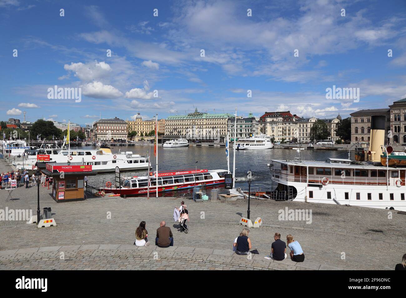Skeppsbron ship hi-res stock photography and images - Alamy