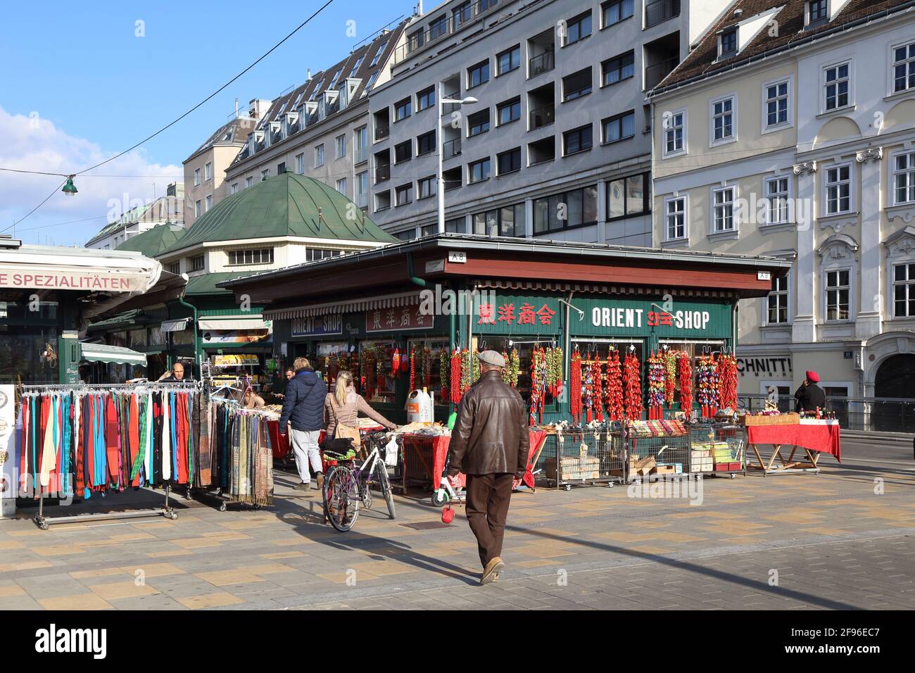 Vienna naschmarkt street cafe hi-res stock photography and images - Alamy
