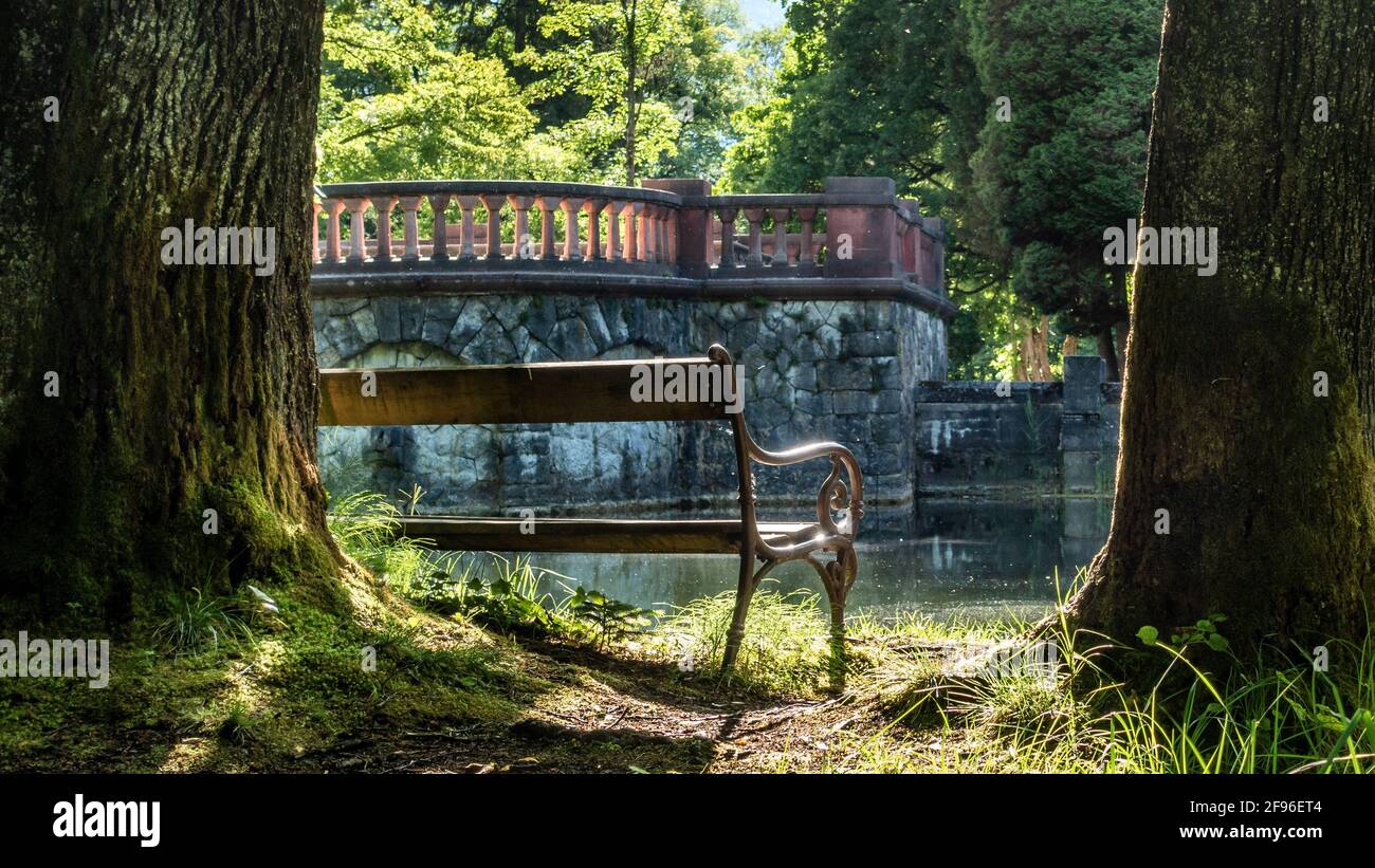 Matzen Castle Park, water, water reflections, garden bench Stock Photo ...