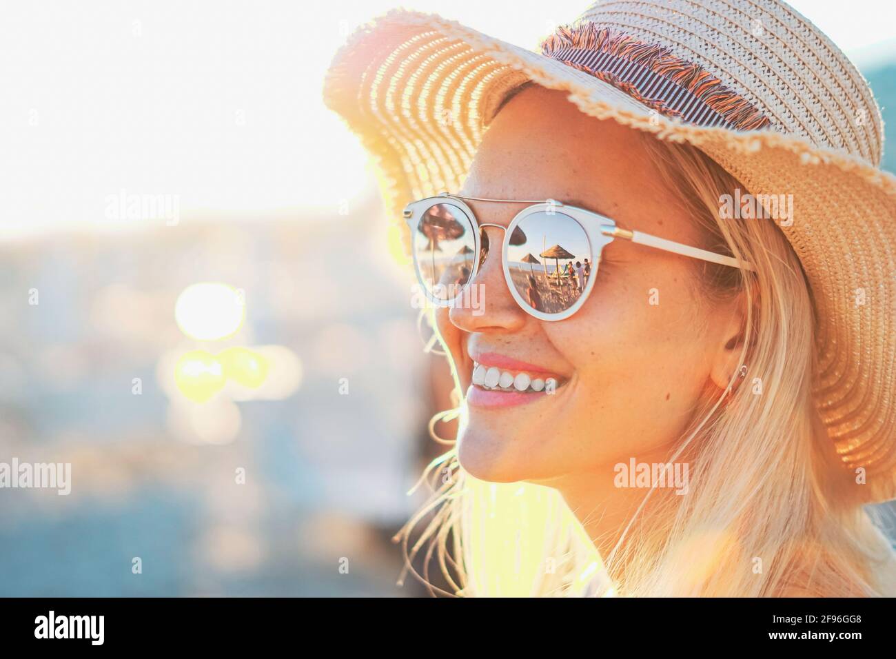 Hat sunglasses photo hi-res stock photography and images - Alamy