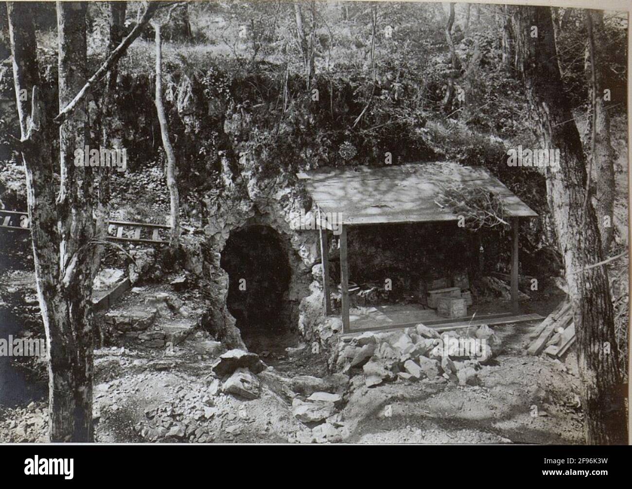 Construction of a cavern Stock Photo - Alamy