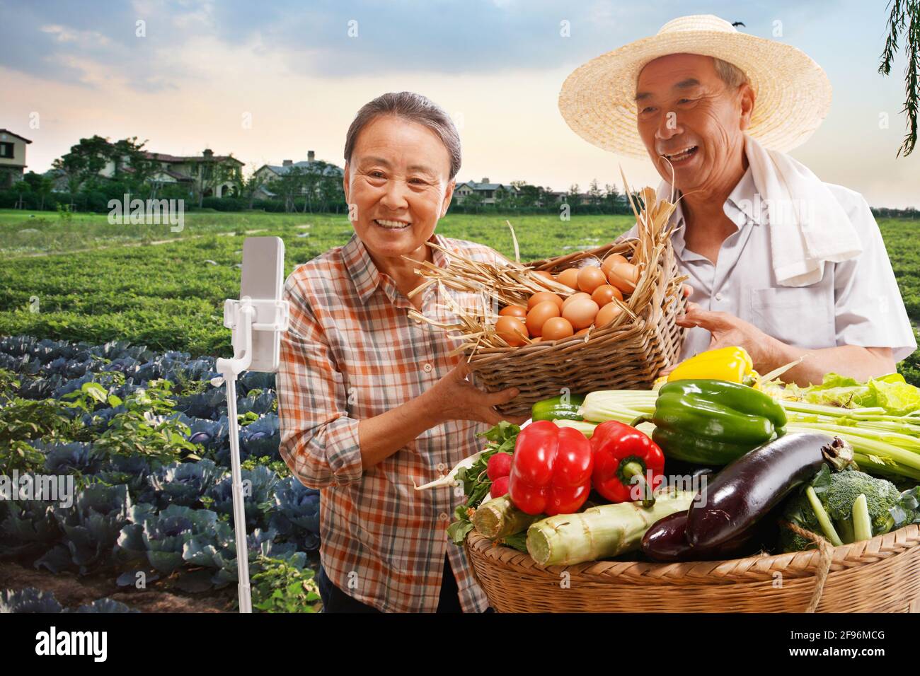 Live streaming china farmers hi-res stock photography and images - Alamy