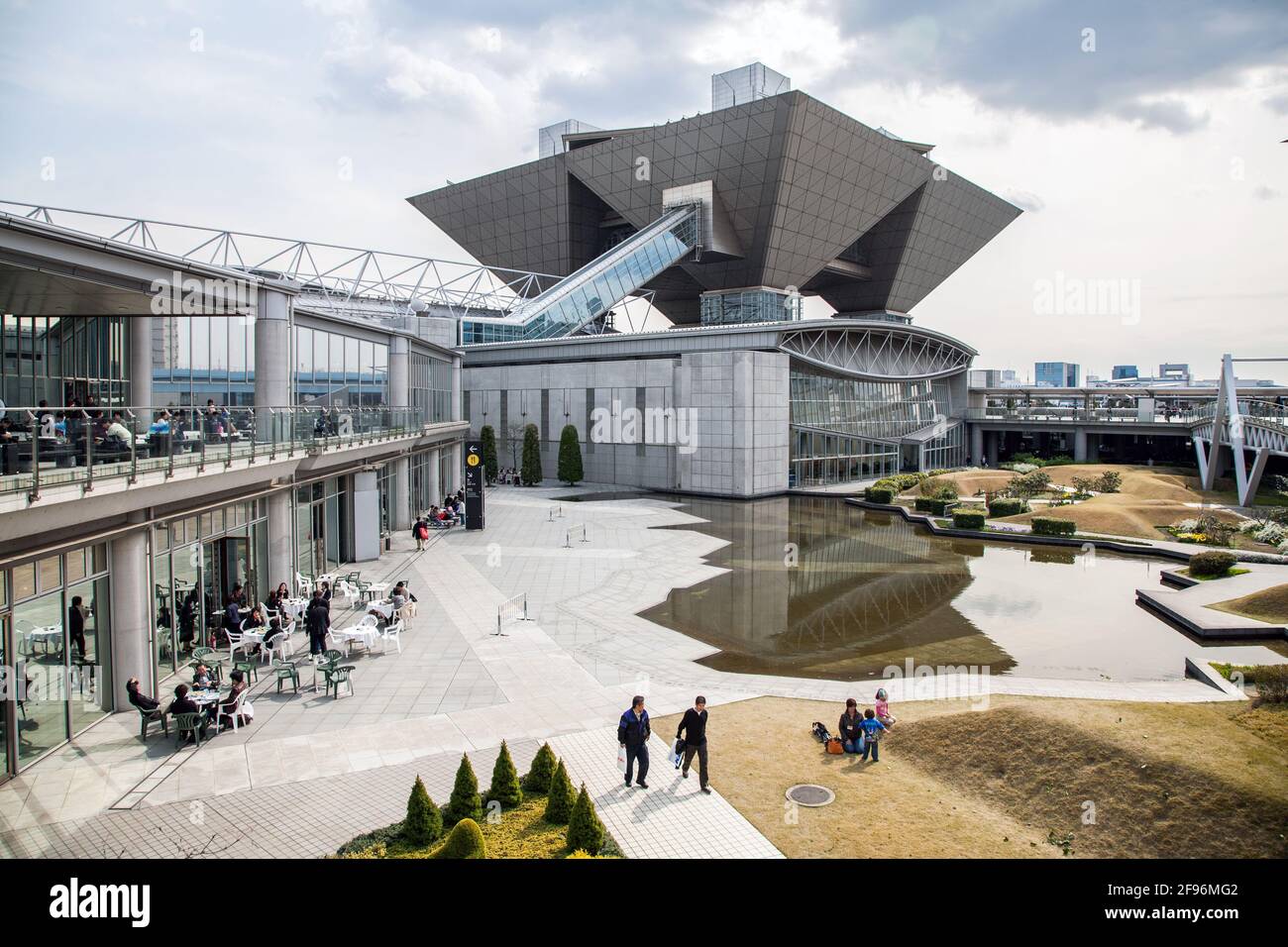 Tokyo big sight international exhibition center hi-res stock ...
