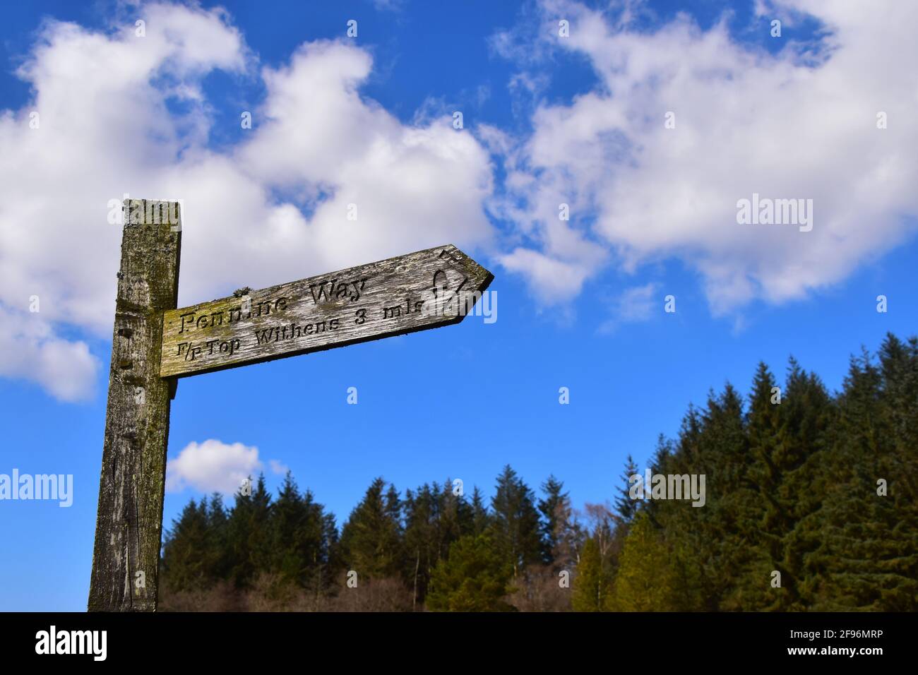 Pennine Way, Signpost, West Yorkshire Stock Photo - Alamy