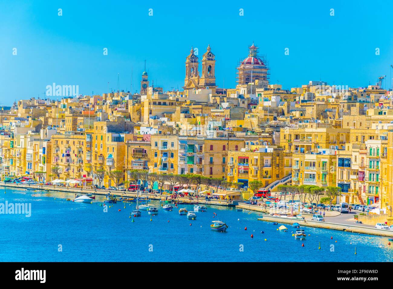 Coastline of Senglea town in Malta Stock Photo - Alamy