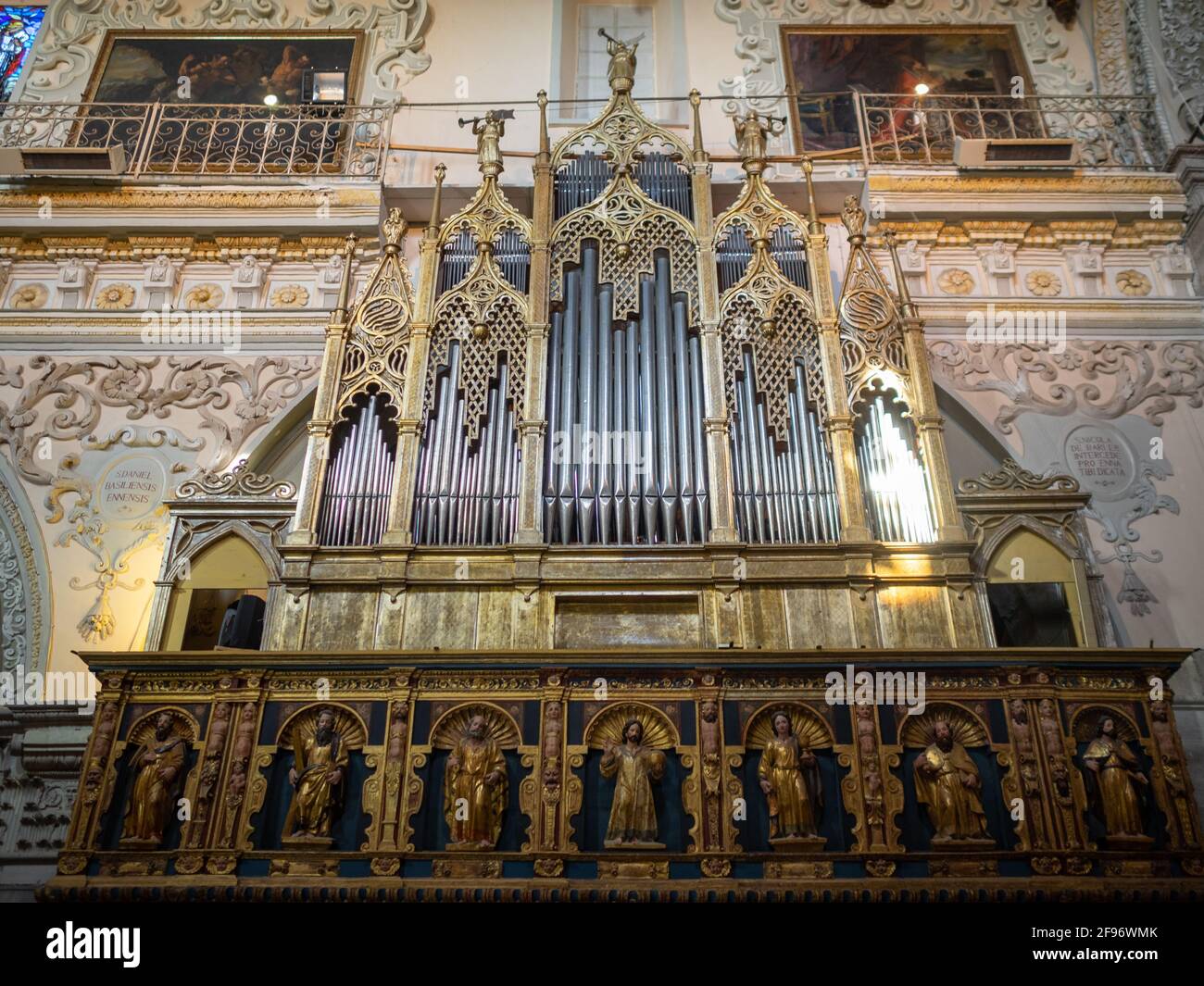 Organ in christ church cathedral hi-res stock photography and images ...
