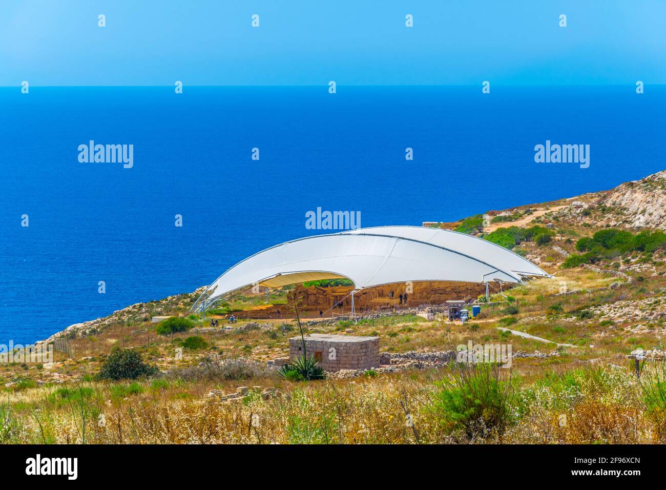 Mnajdra neolithic temple on Malta Stock Photo - Alamy