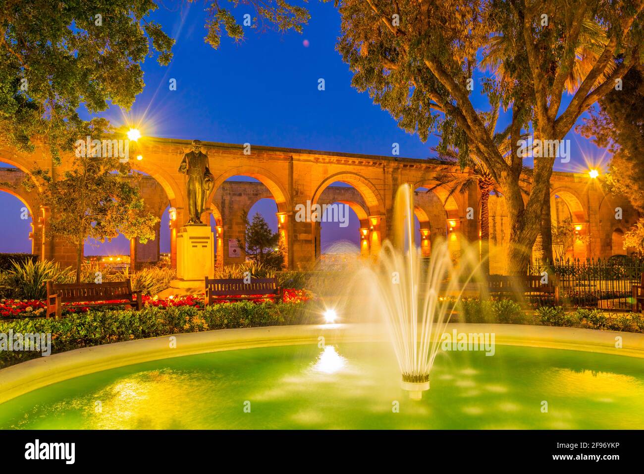 Night view of the upper barrakka gardens in Valletta, Malta Stock Photo ...