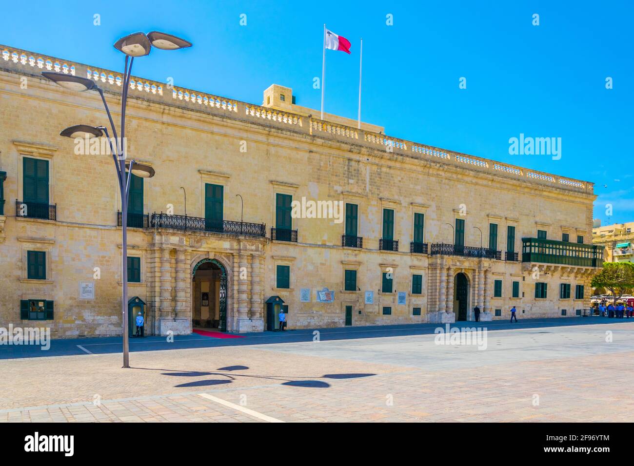 Grandmaster palace hi-res stock photography and images - Alamy