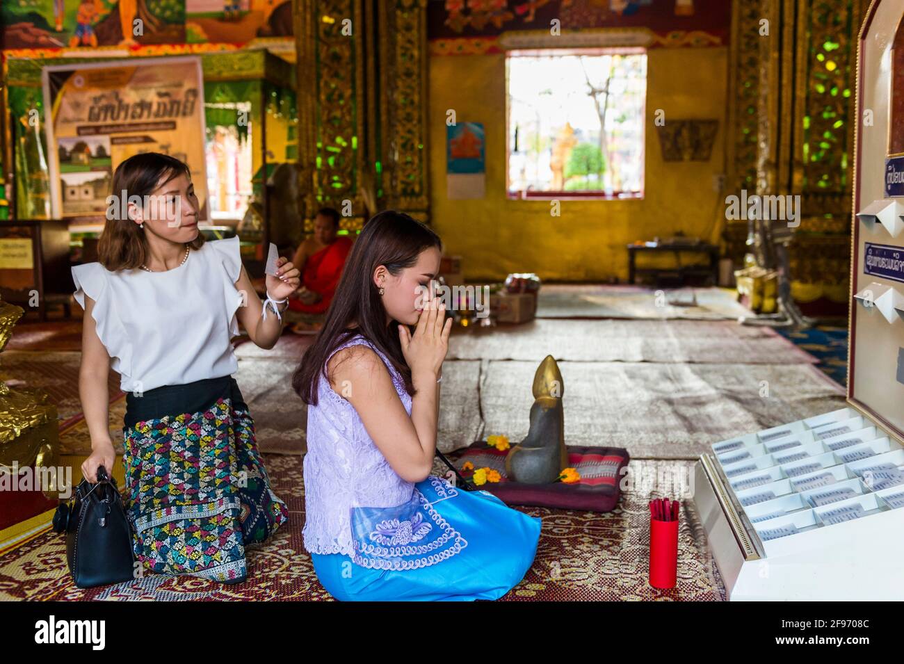 The vat simuang temple hi-res stock photography and images - Alamy