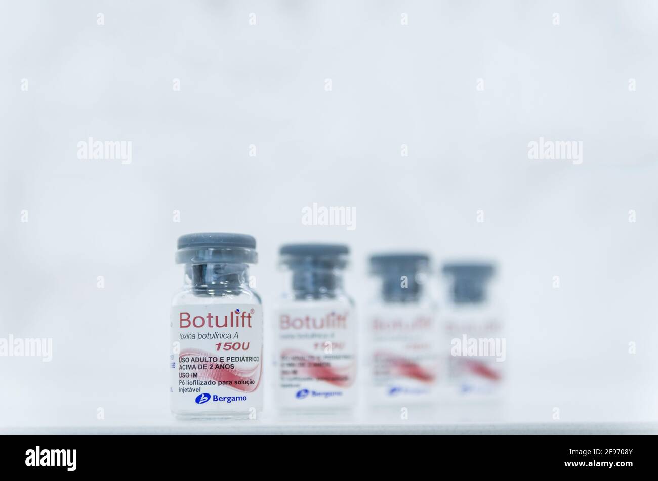 Botulinum toxin vial hi-res stock photography and images - Alamy