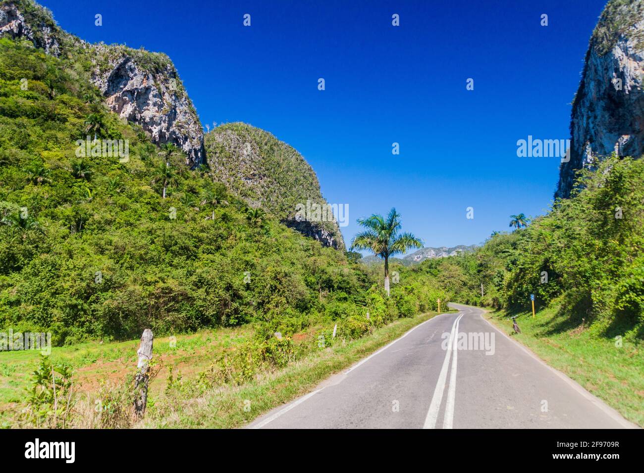 Cuban mogotes hi-res stock photography and images - Alamy