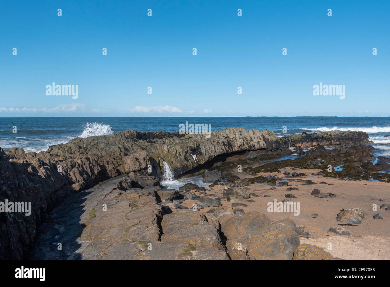 Stag rock bamburgh hi-res stock photography and images - Alamy