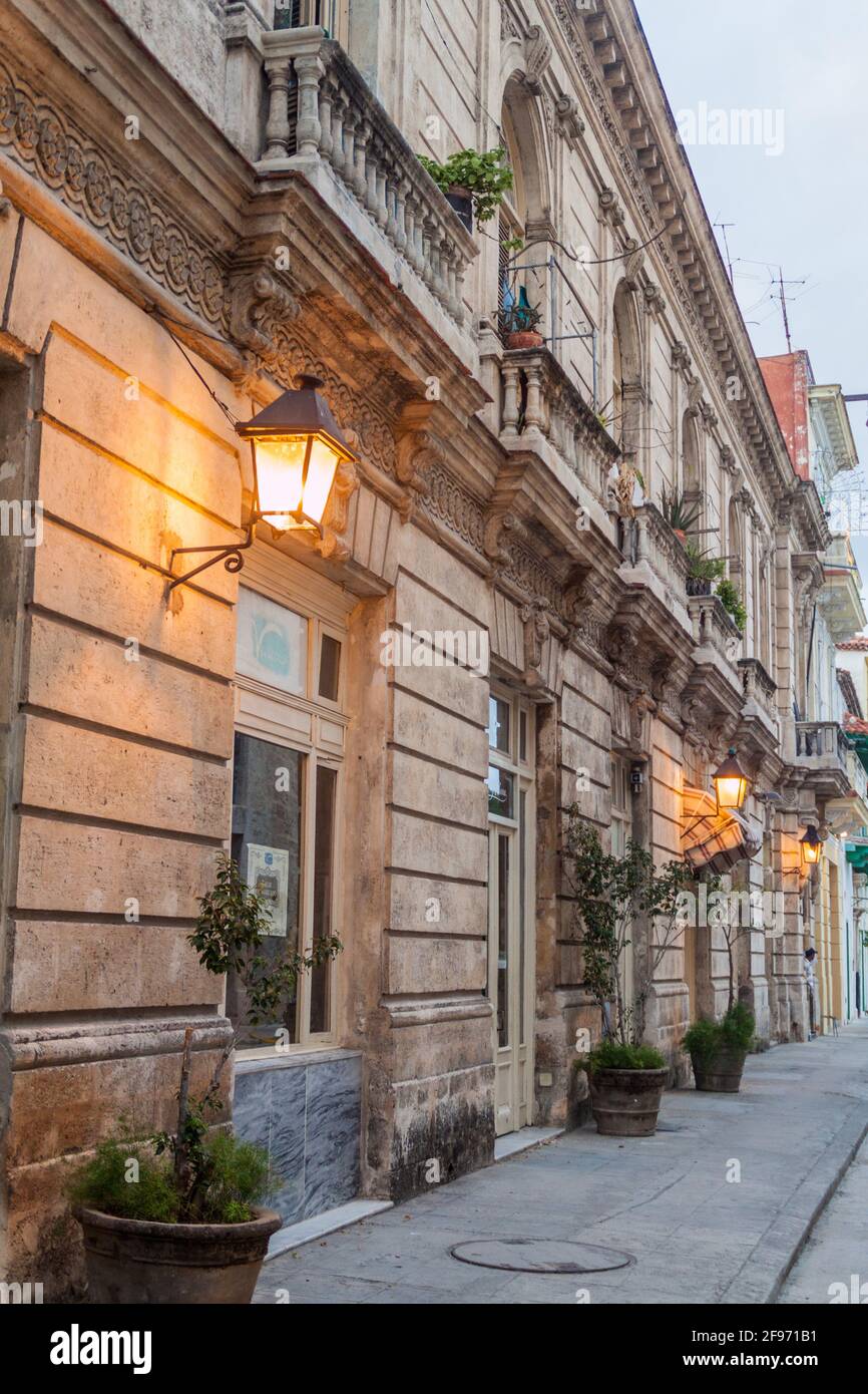 Traditional cuban buildings hi-res stock photography and images - Alamy