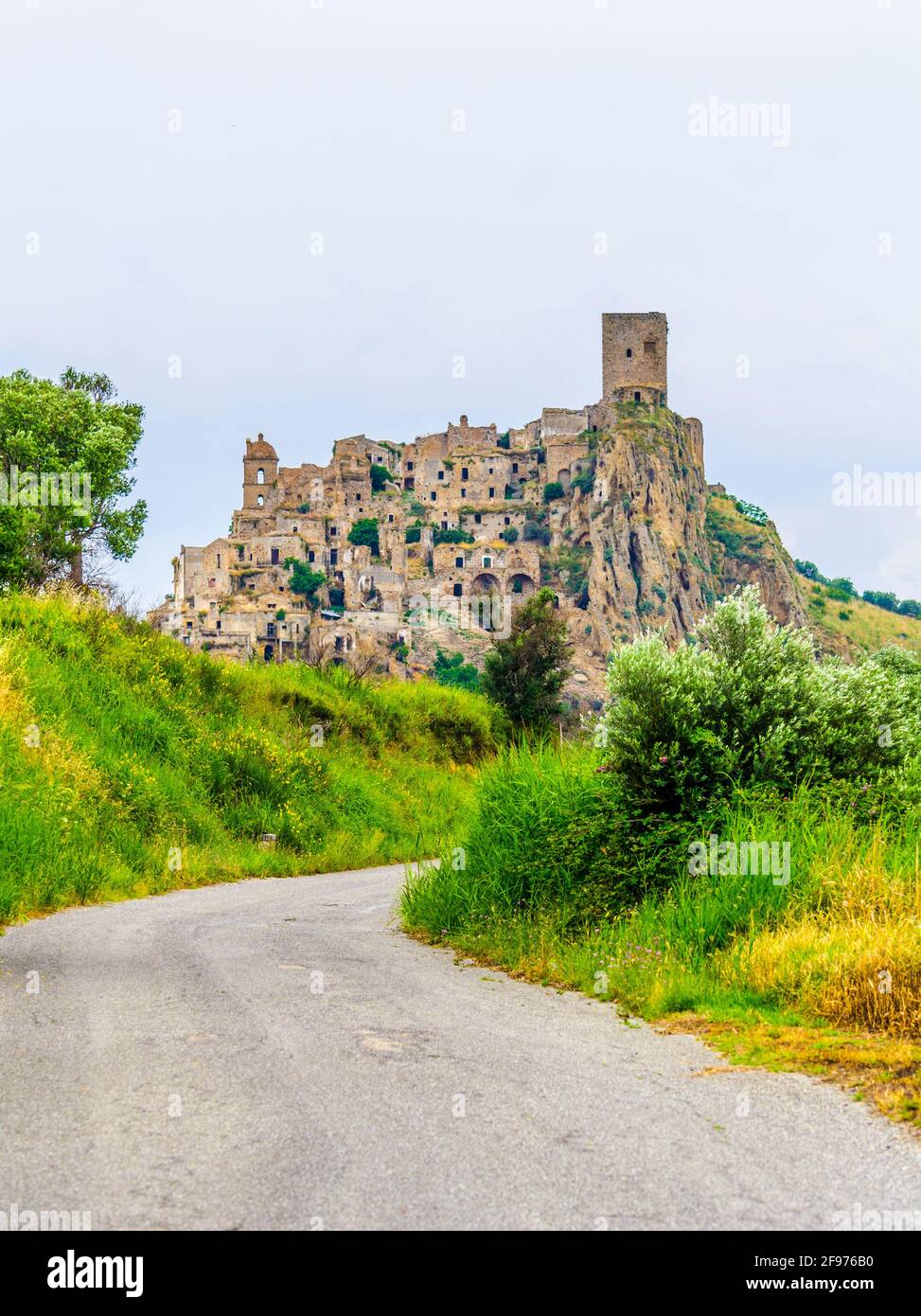 James bond setting hi-res stock photography and images - Alamy