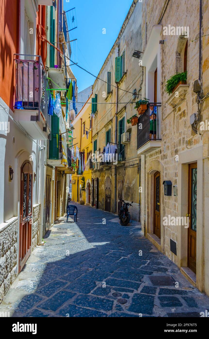 Pedestrian street of bari hi-res stock photography and images - Alamy