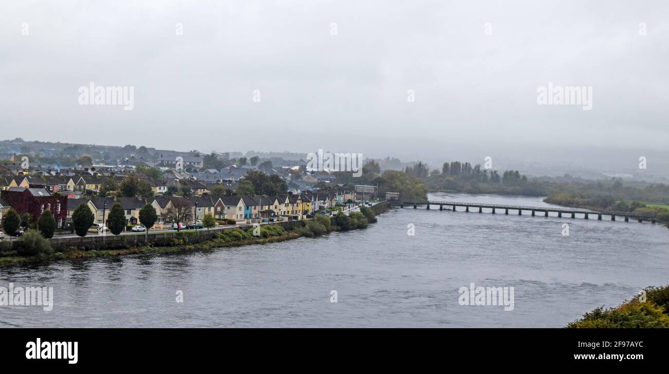 Bridge over the river Shannon in Limerick, Ireland Stock Photo - Alamy