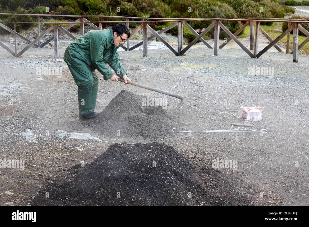 Man Digging A Hole High Resolution Stock Photography and Images - Alamy