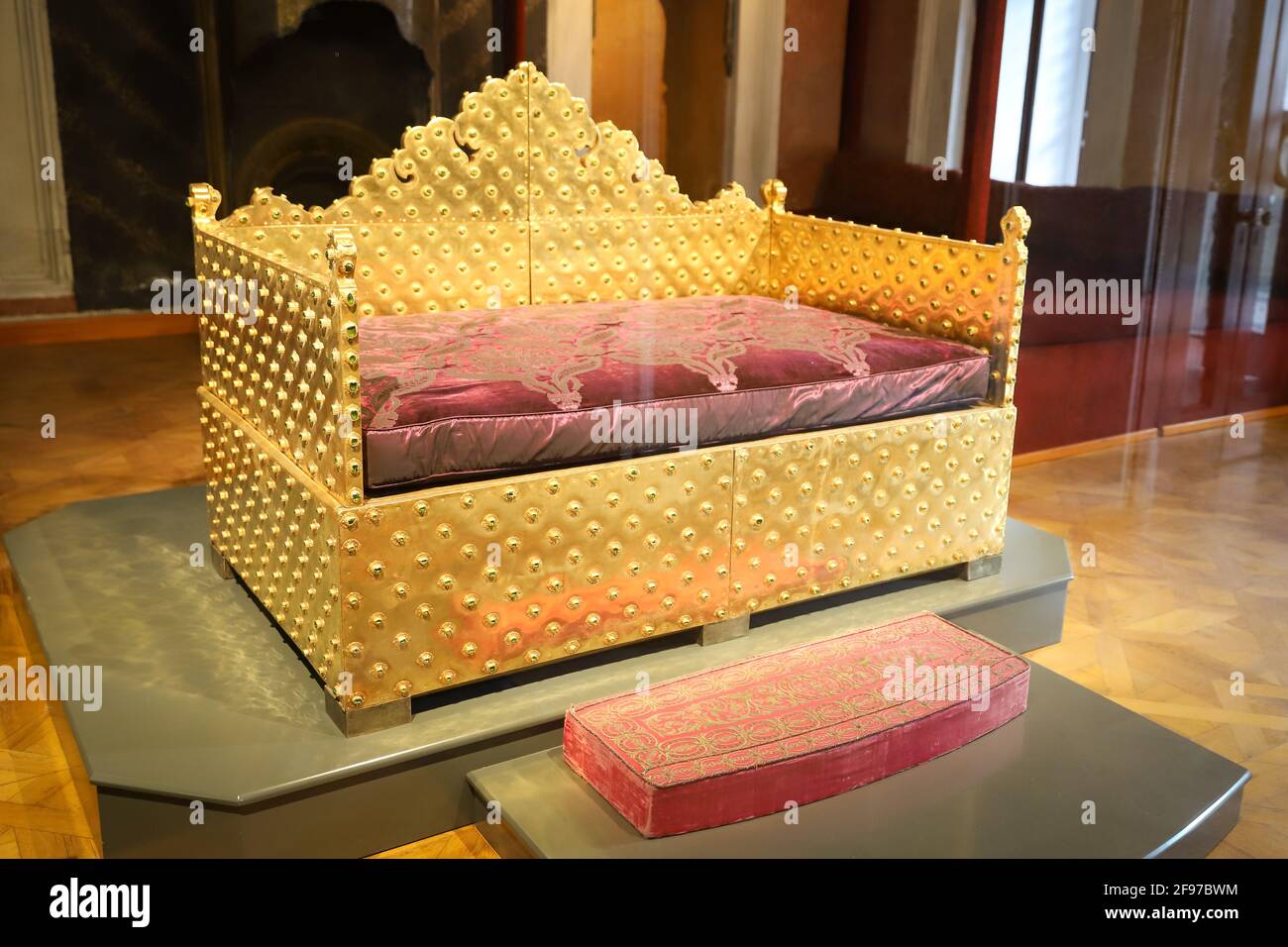Throne in Topkapi Palace, Istanbul City, Turkey Stock Photo - Alamy