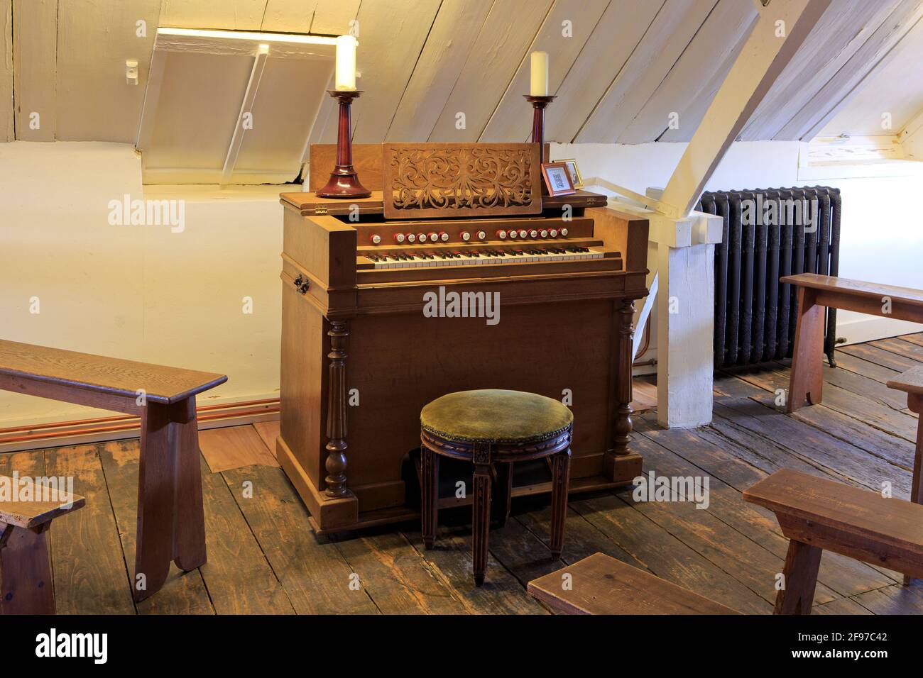 Organ at the Upper Room (Chapel) of the Talbot House (1915) in ...