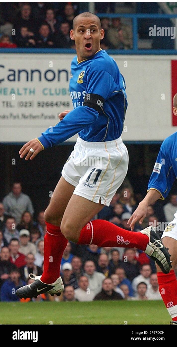 PORTSMOUTH V BURNLEY. NIGEL QUASHIE PIC MIKE WALKER, 2002 Stock Photo ...