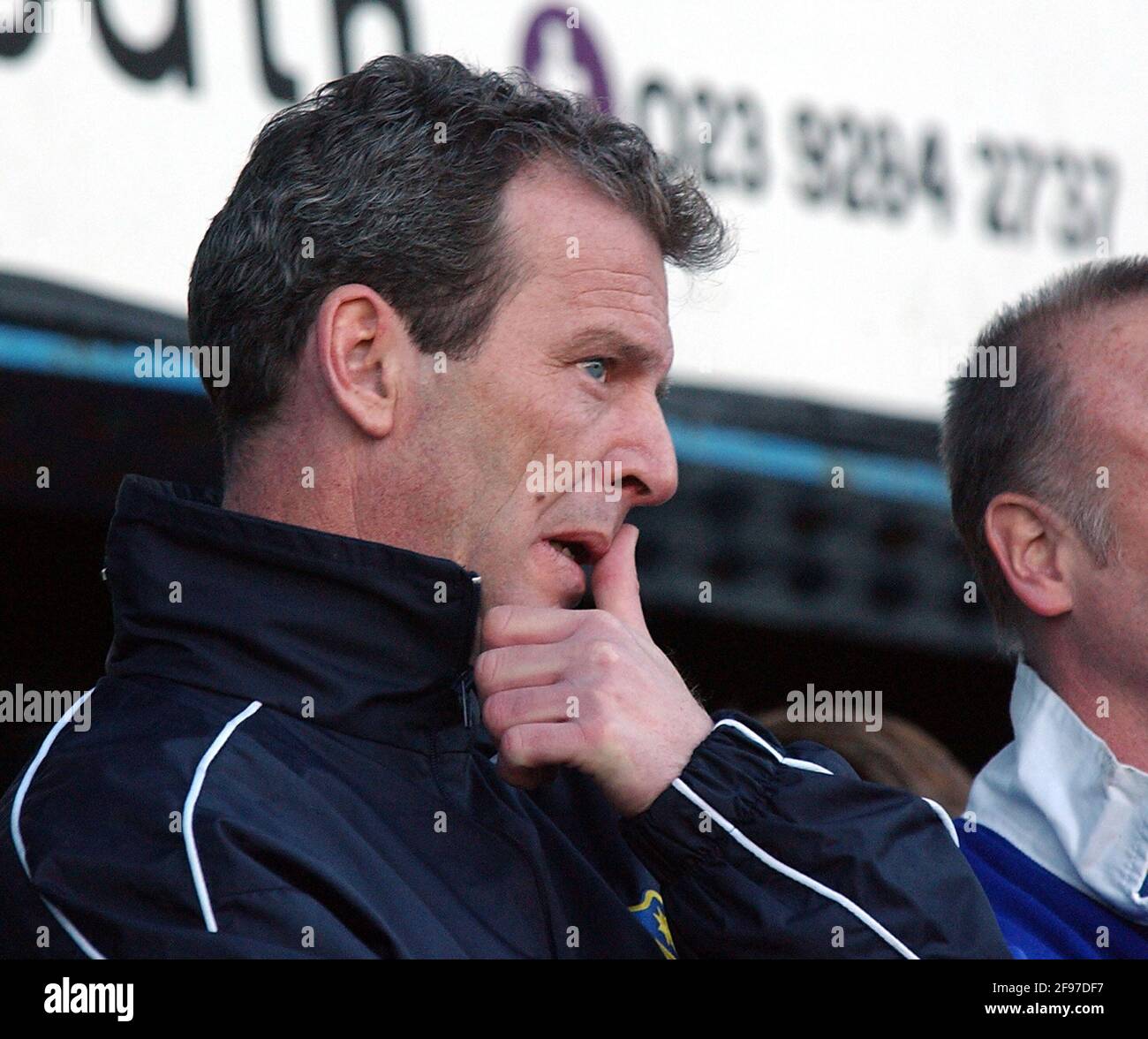 PORTSMOUTH ROTHERHAM GRAHAM RIX PIC MIKE WALKER, 2002 Stock Photo - Alamy