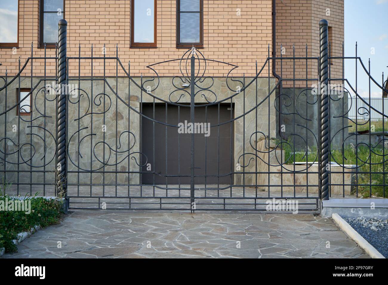 Security gate house hi-res stock photography and images - Alamy