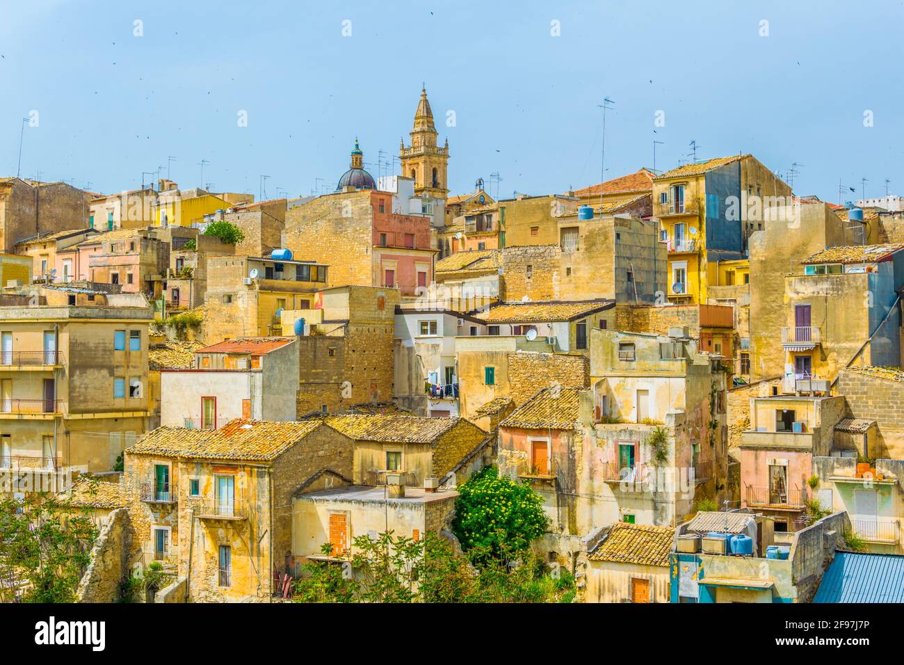 View of a narrow street in Modica, Sicily, Italy Stock Photo - Alamy