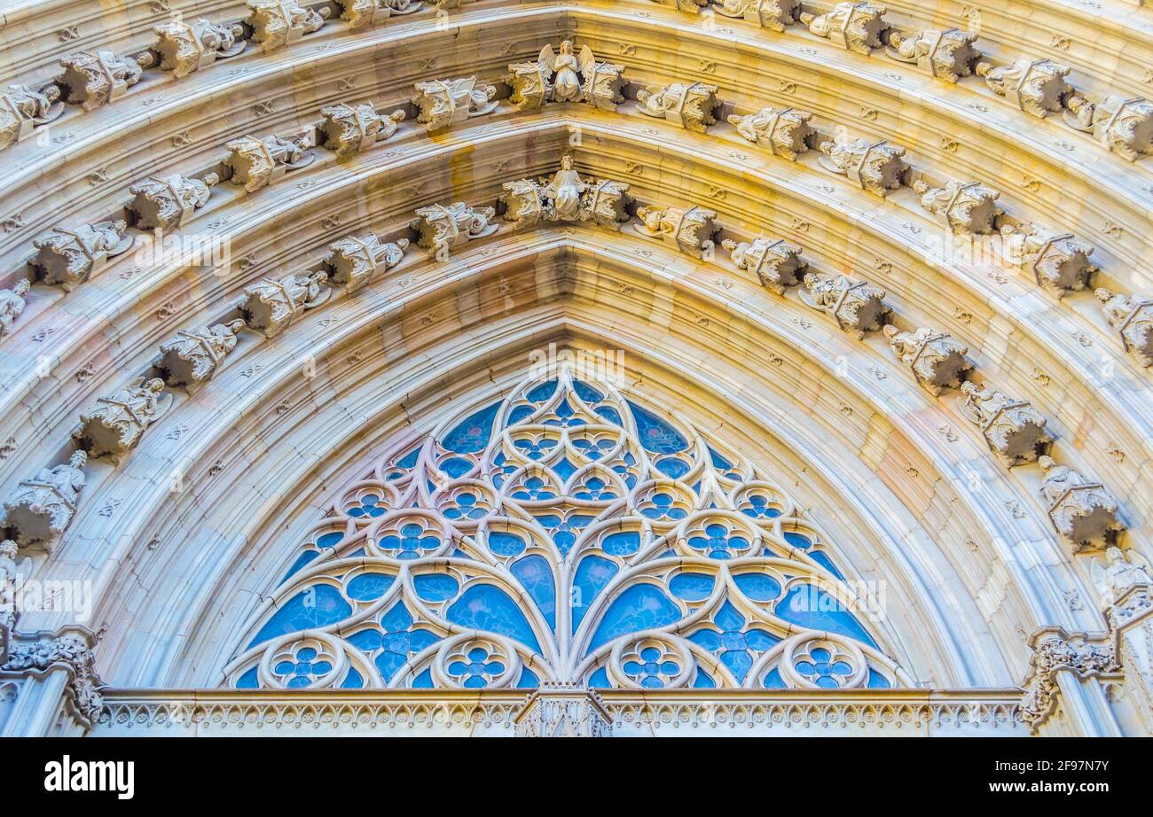 Detail of the main gate to the cathedral of Barcelona Stock Photo - Alamy