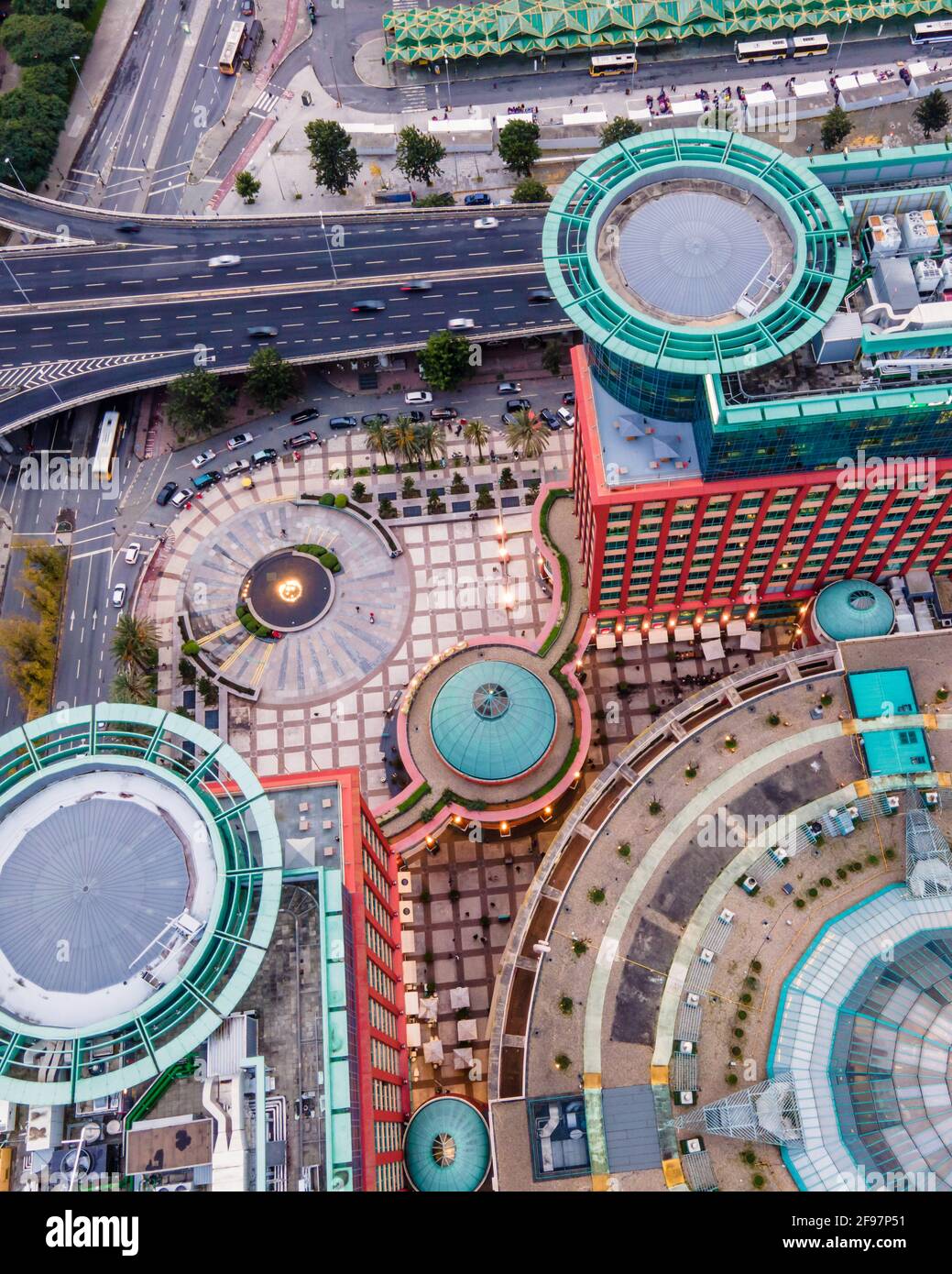 Downtown shopping mall lisboa hi-res stock photography and images - Alamy