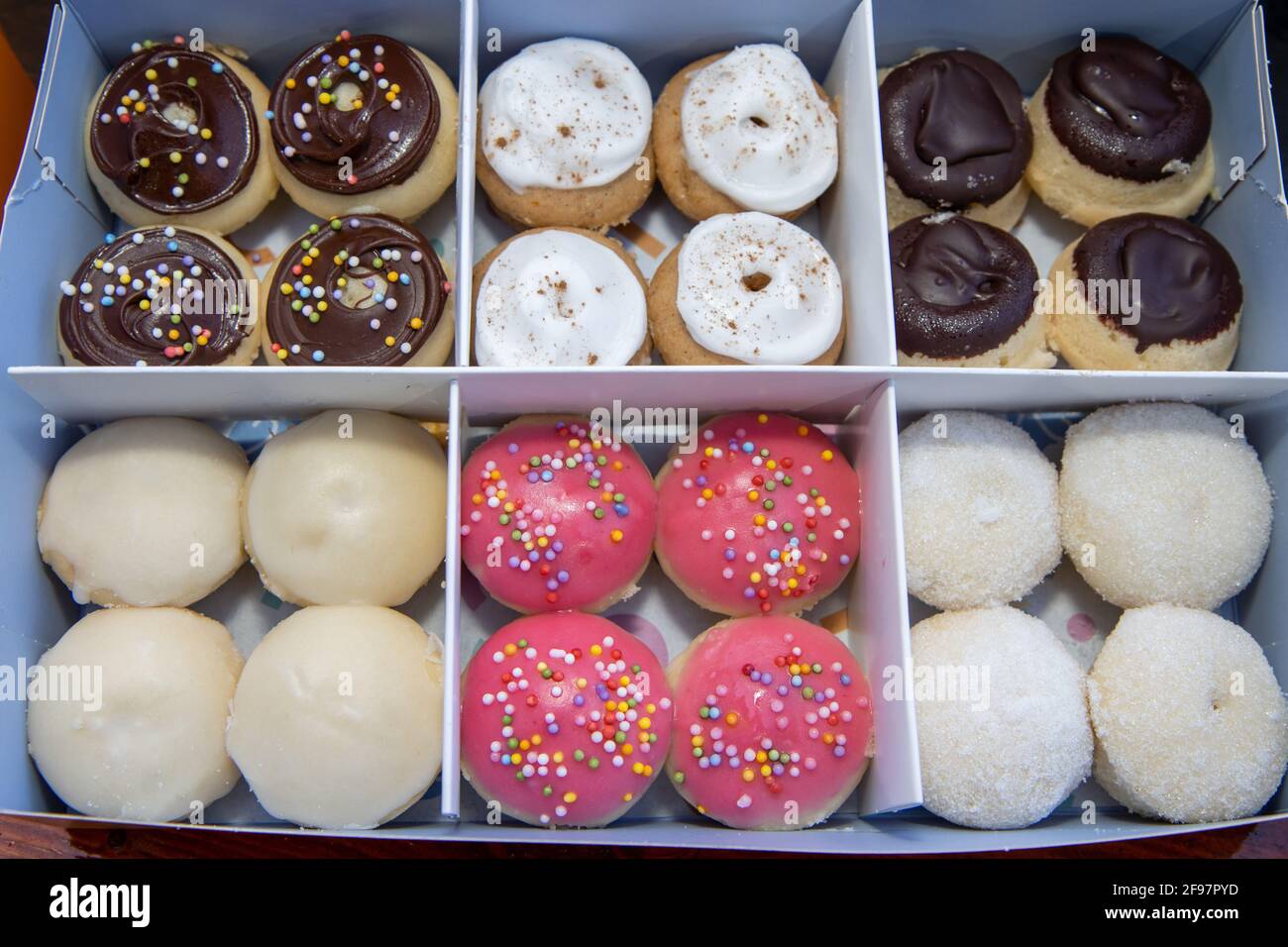 Selection of fresh donuts box hi-res stock photography and images - Alamy