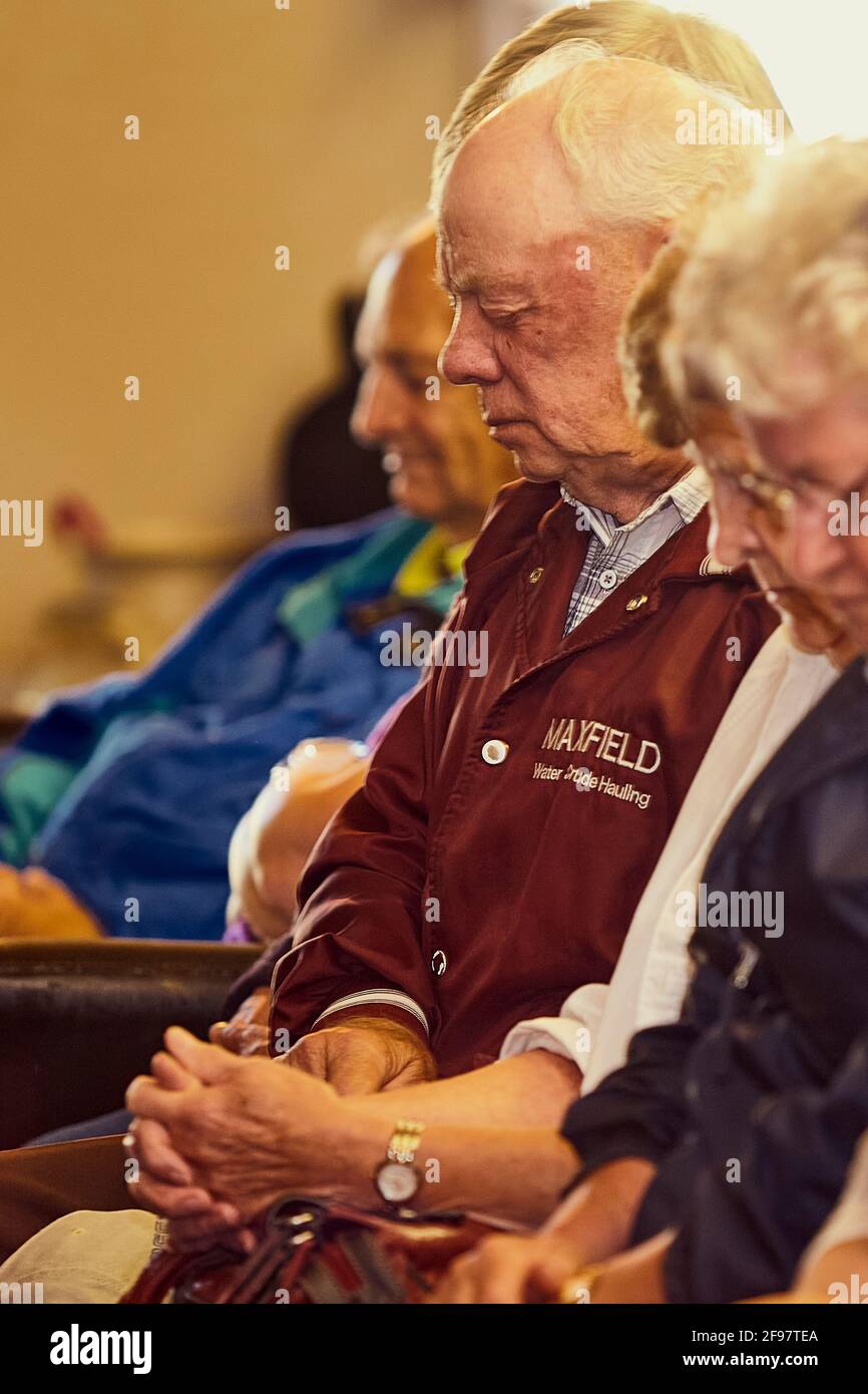 Gathering audience hi-res stock photography and images - Alamy