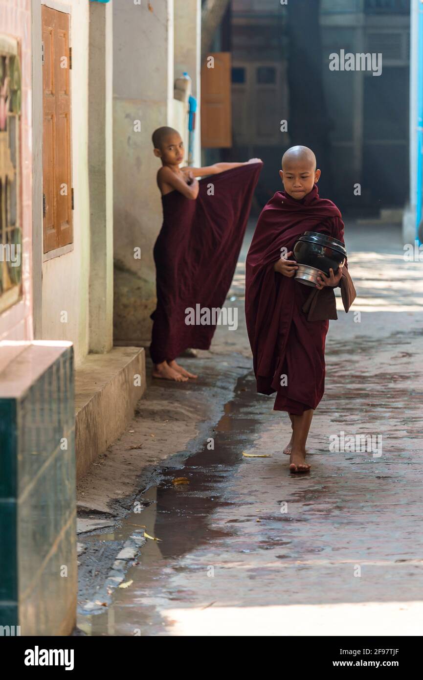 Myanmar, the Mahagandhayon monastery with monks Stock Photo - Alamy