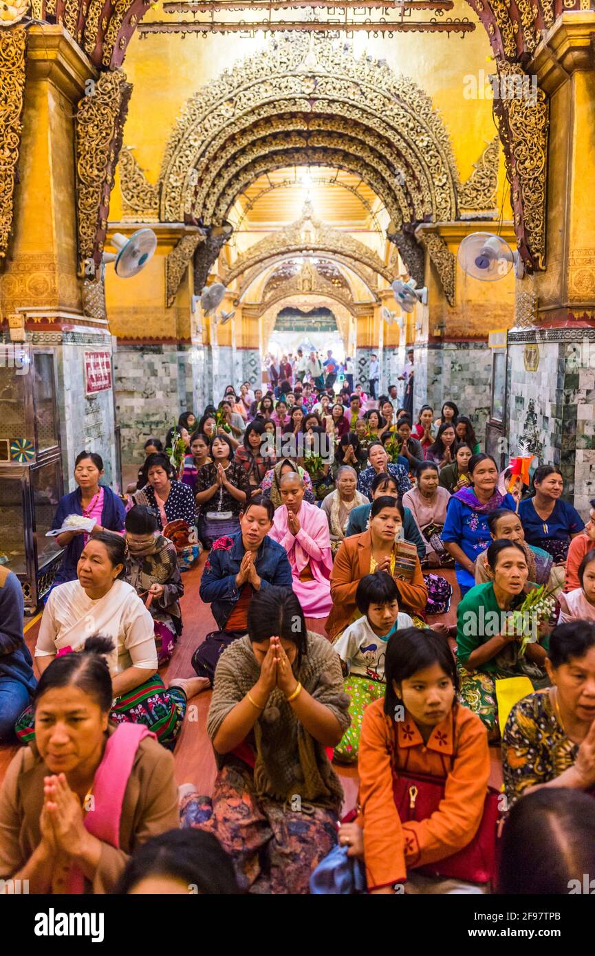 Prayer hall hi-res stock photography and images - Alamy