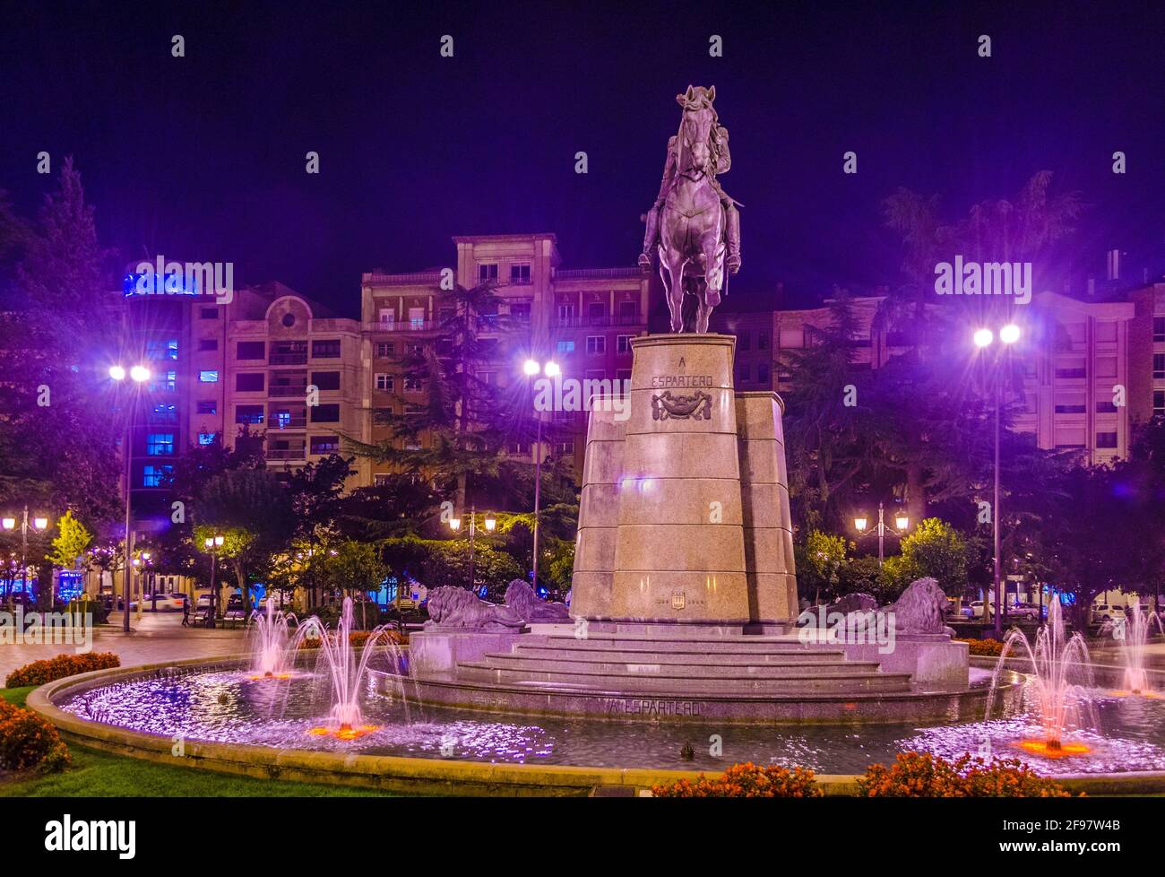 Night view of the statue of general Espartero in the spanish city ...
