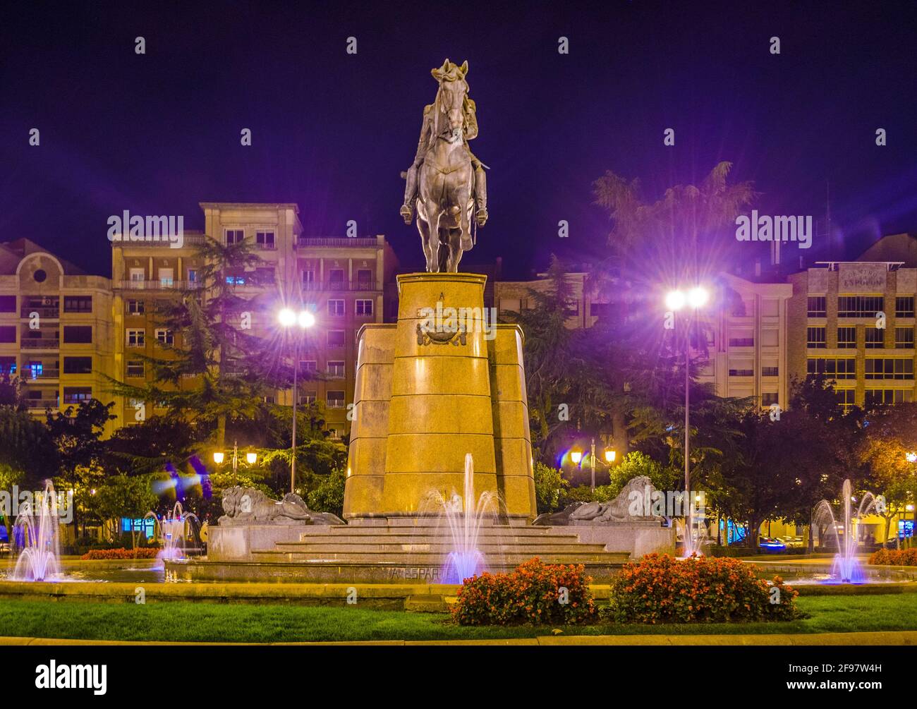 Night view of the statue of general Espartero in the spanish city ...