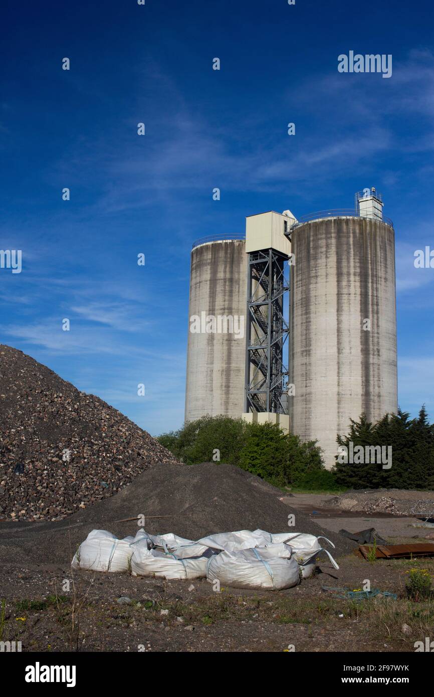 Grey silo hi-res stock photography and images - Alamy