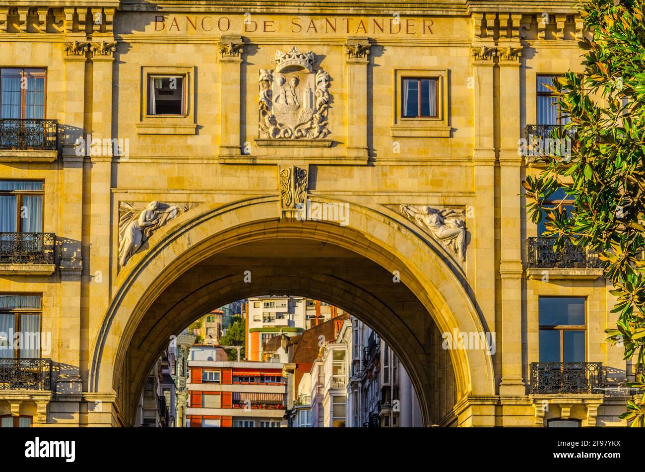 Banco de santander facade hi-res stock photography and images - Alamy