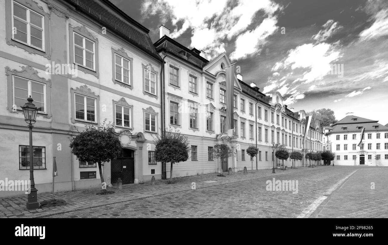 Residenzplatz, house facade, cobblestone pavement, architecture ...