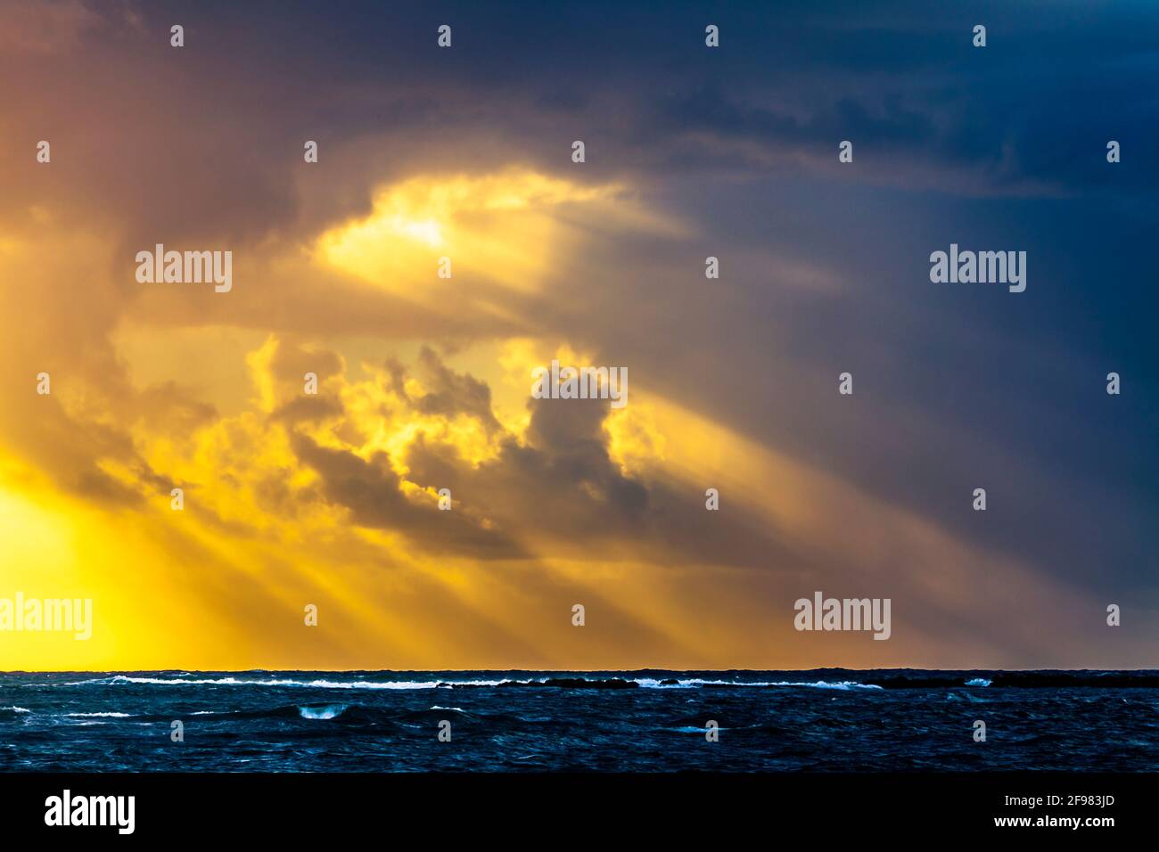 Rays from the sky hi-res stock photography and images - Alamy